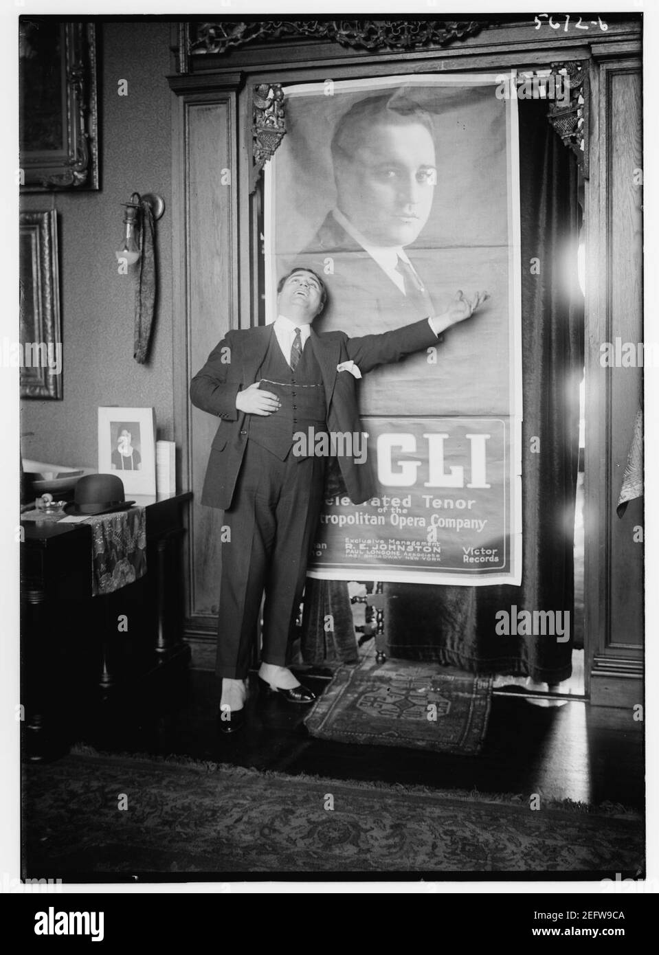 Poster of singer Black and White Stock Photos & Images - Alamy