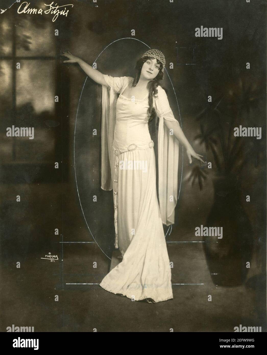 Singer anna hi-res stock photography and images - Alamy