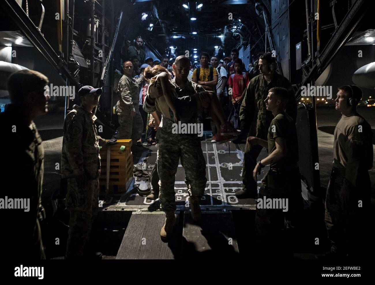 Operation Damayan 131121 Stock Photo - Alamy