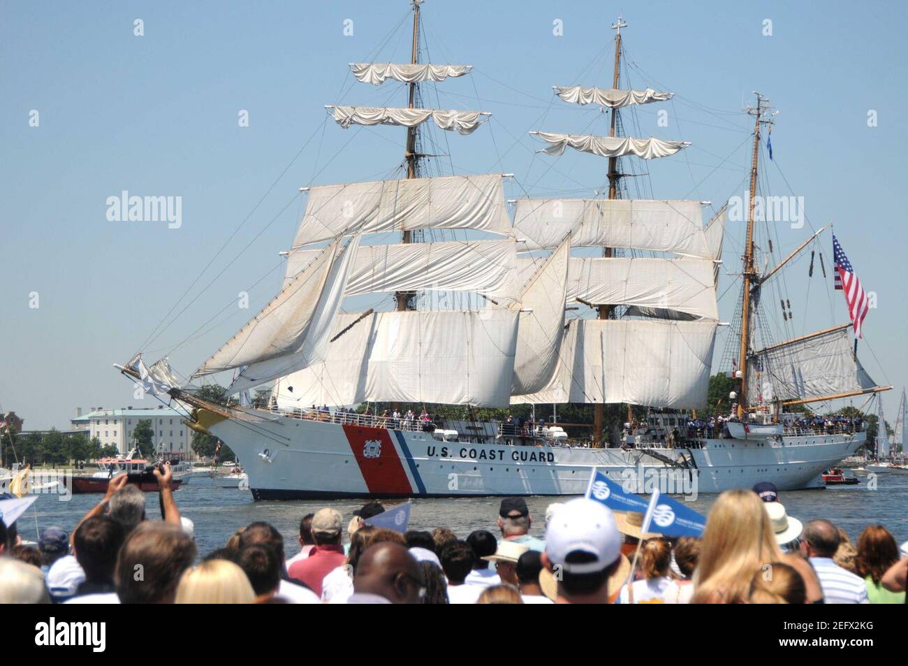 Opsail hi-res stock photography and images - Alamy