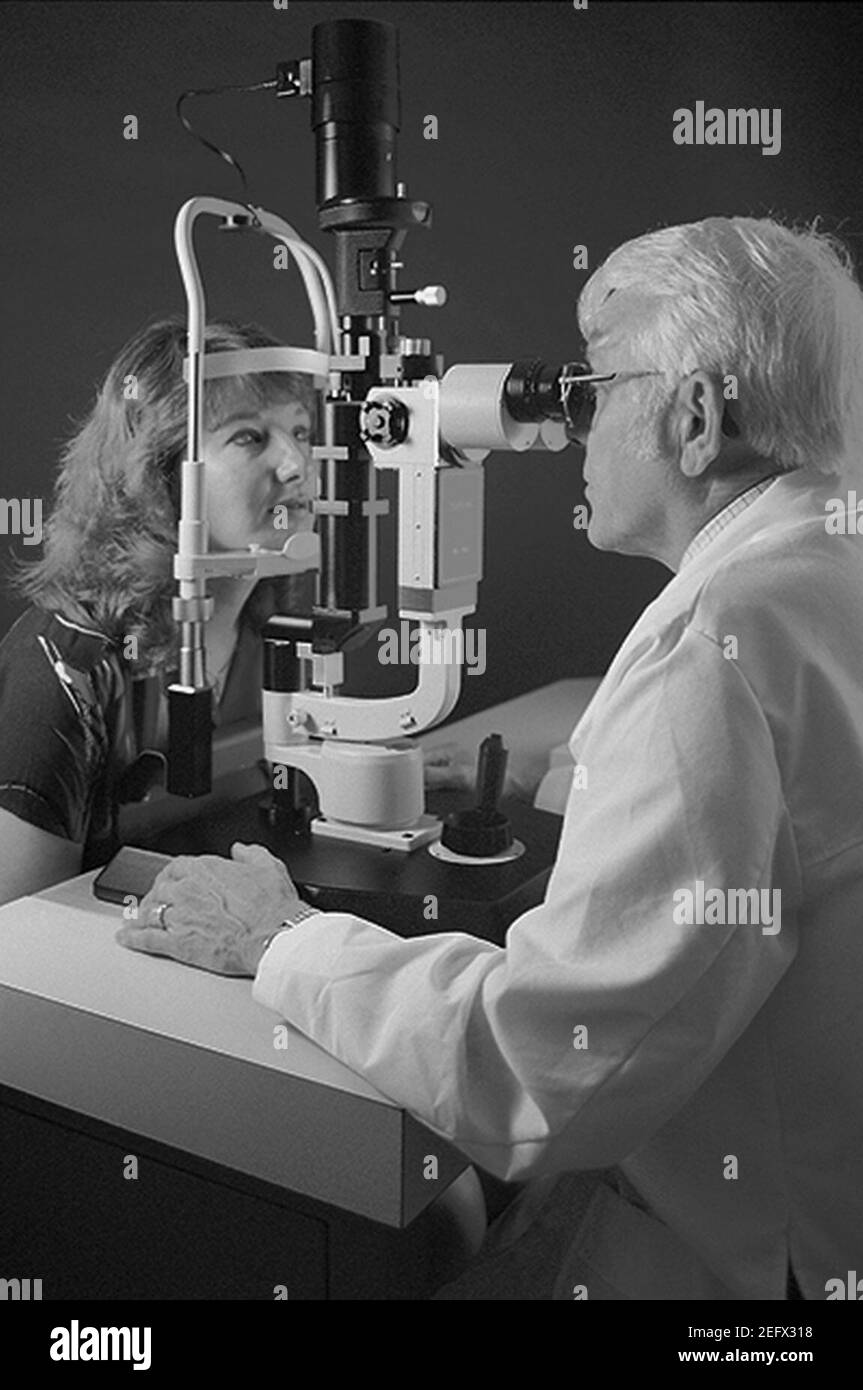 Optometrista hi-res stock photography and images - Alamy