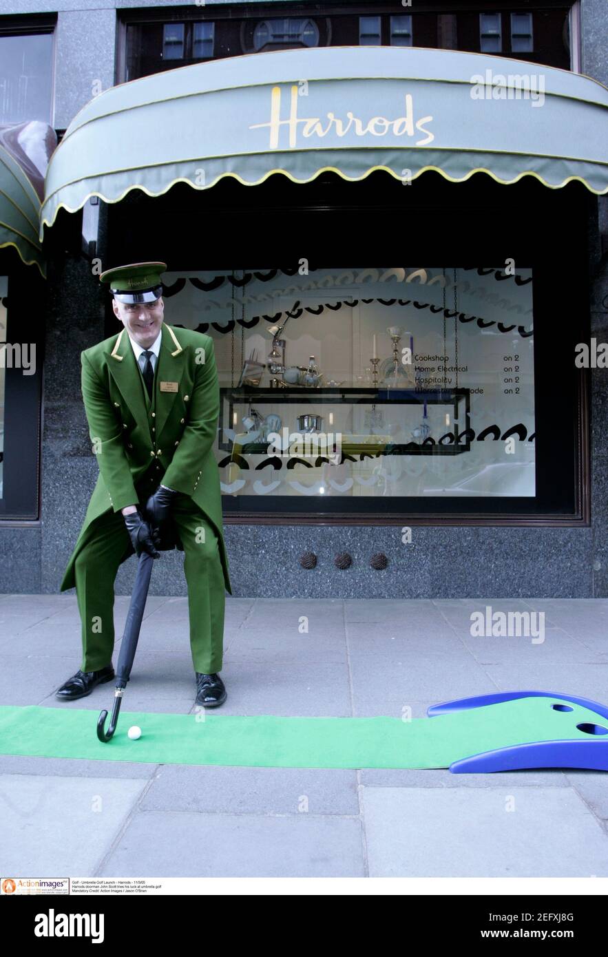 Harrods harrods doorman doorman hi-res stock photography and images - Alamy