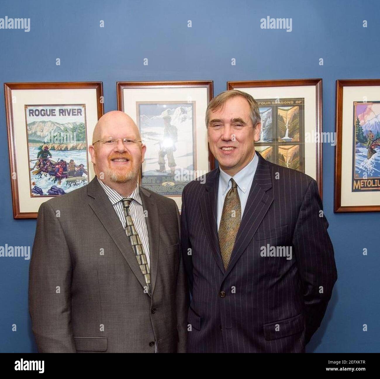 Jeff merkley hi-res stock photography and images - Alamy