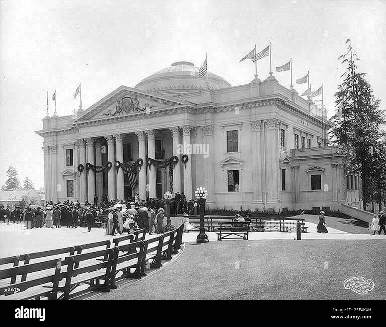 476 19 Black and White Stock Photos & Images - Alamy