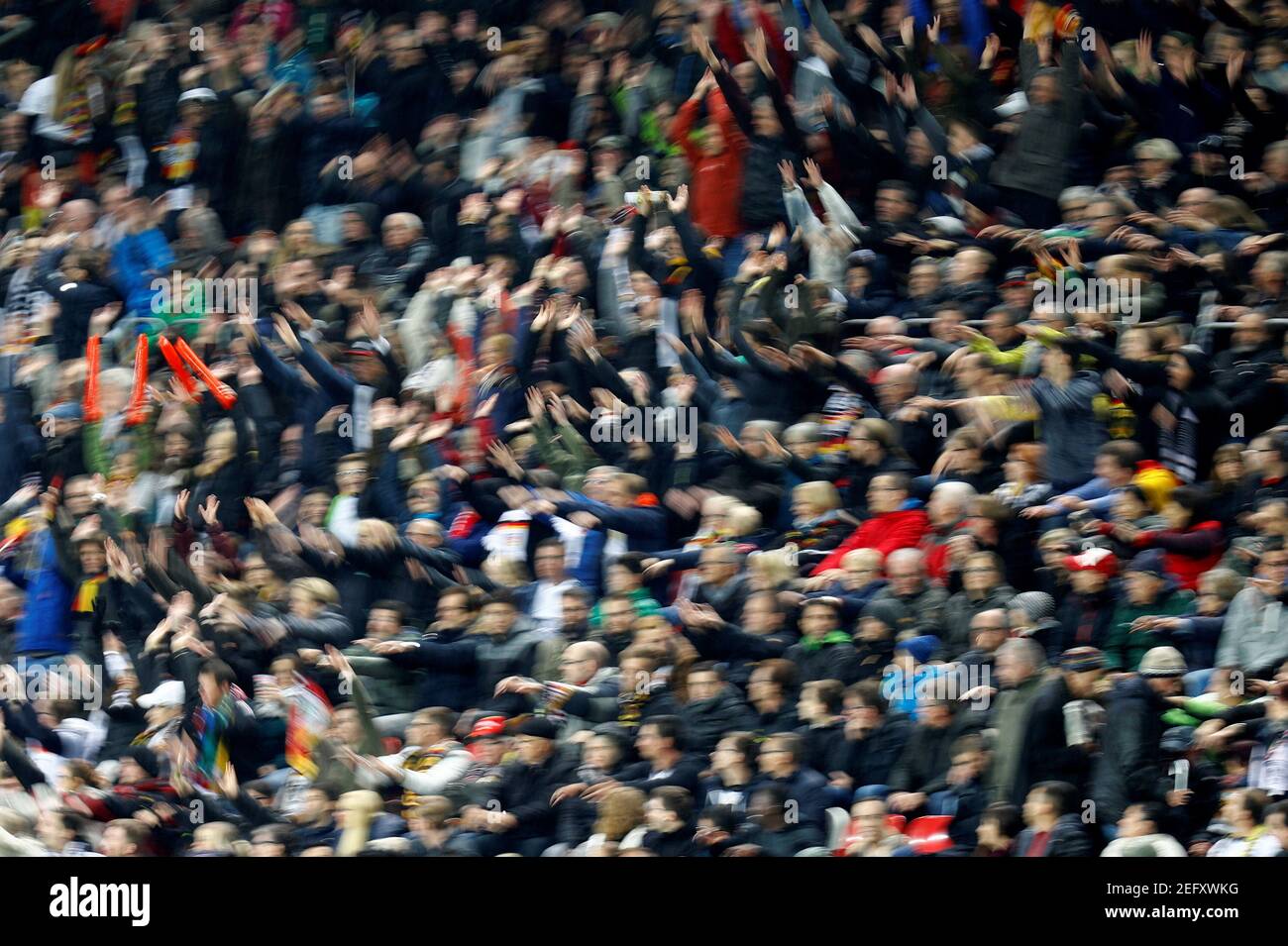 Mexican wave soccer hi-res stock photography and images - Alamy