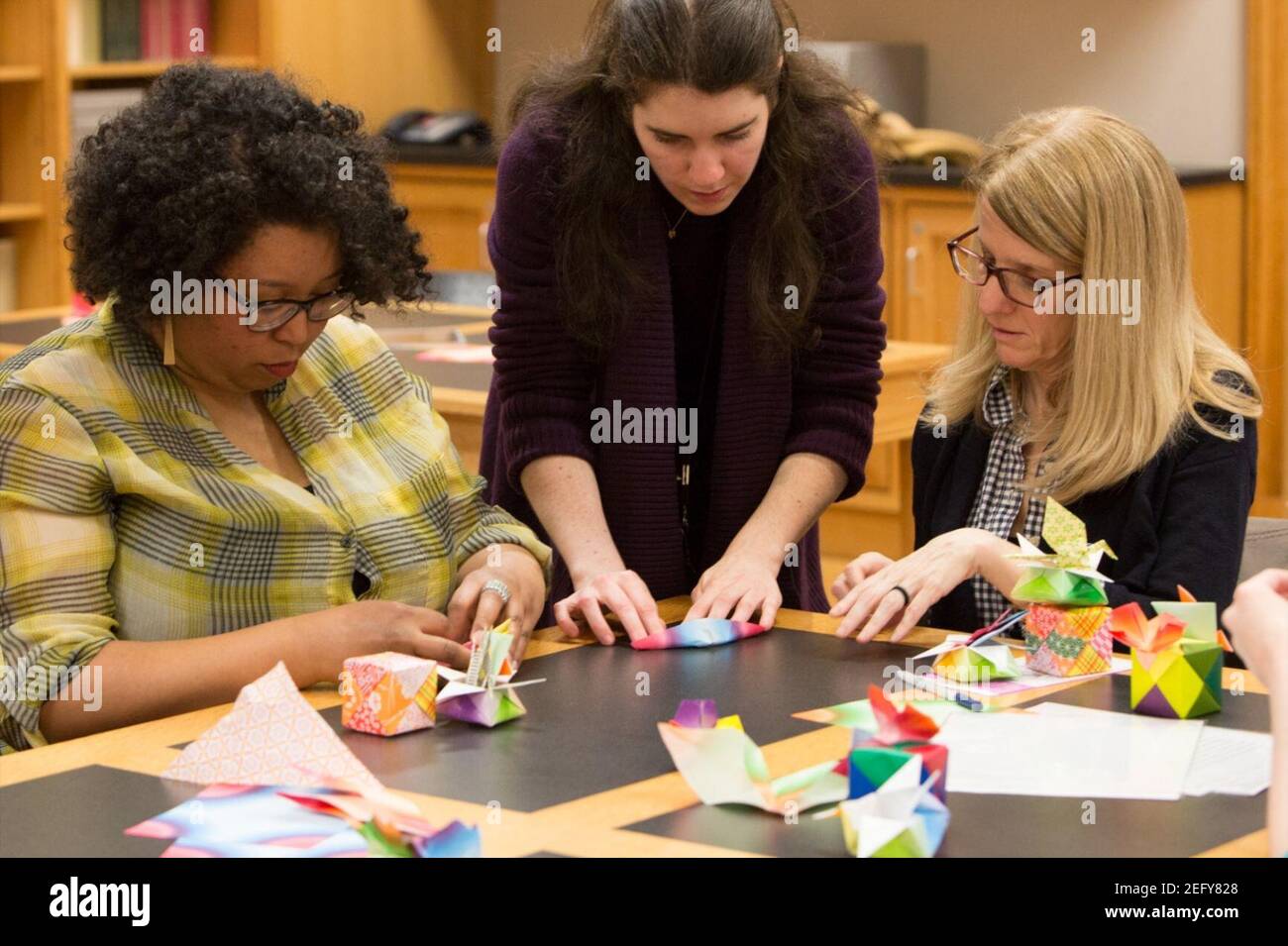 Origami Workshop (17005234952 Stock Photo - Alamy
