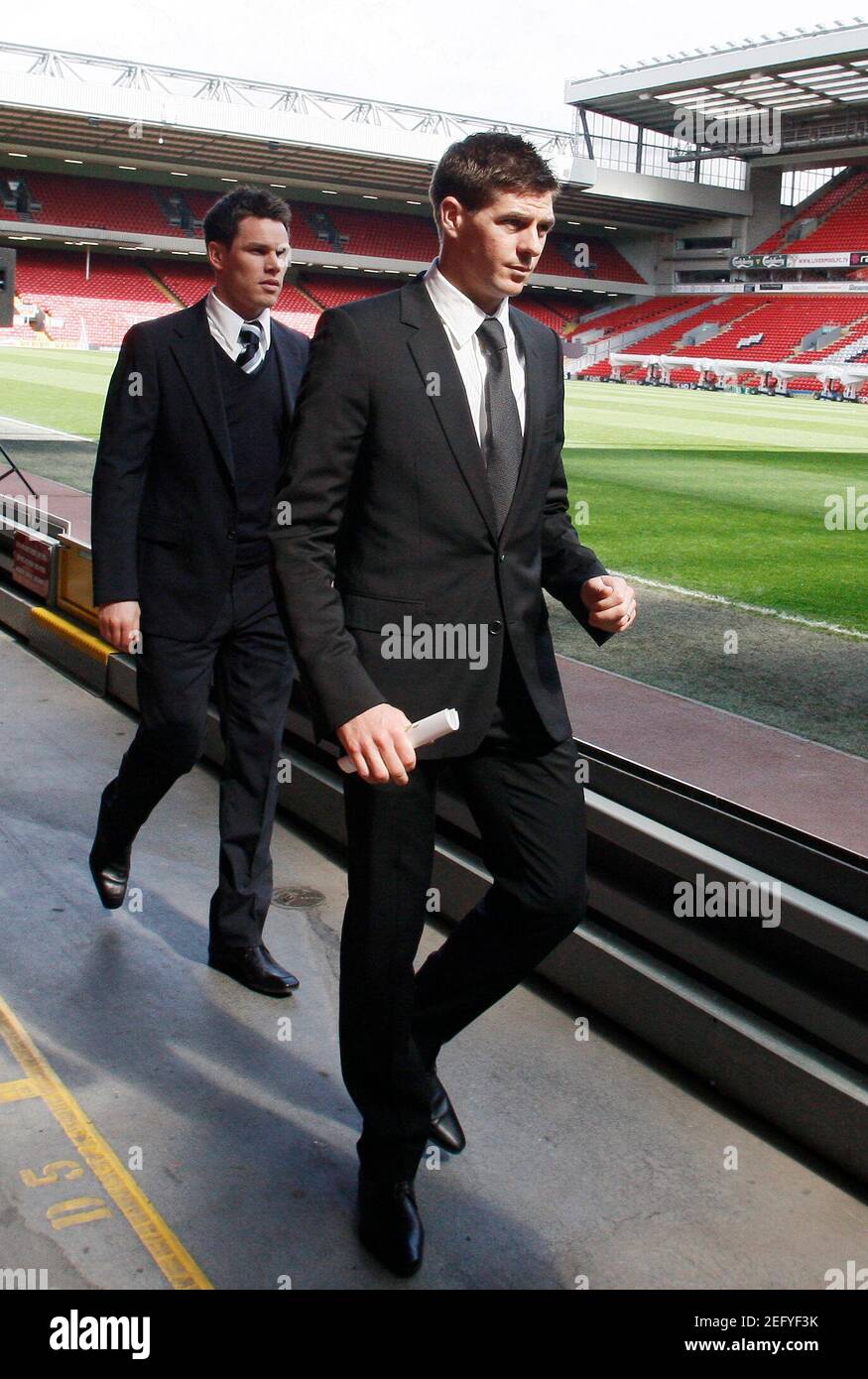 Anfield steve finnan hi-res stock photography and images - Alamy