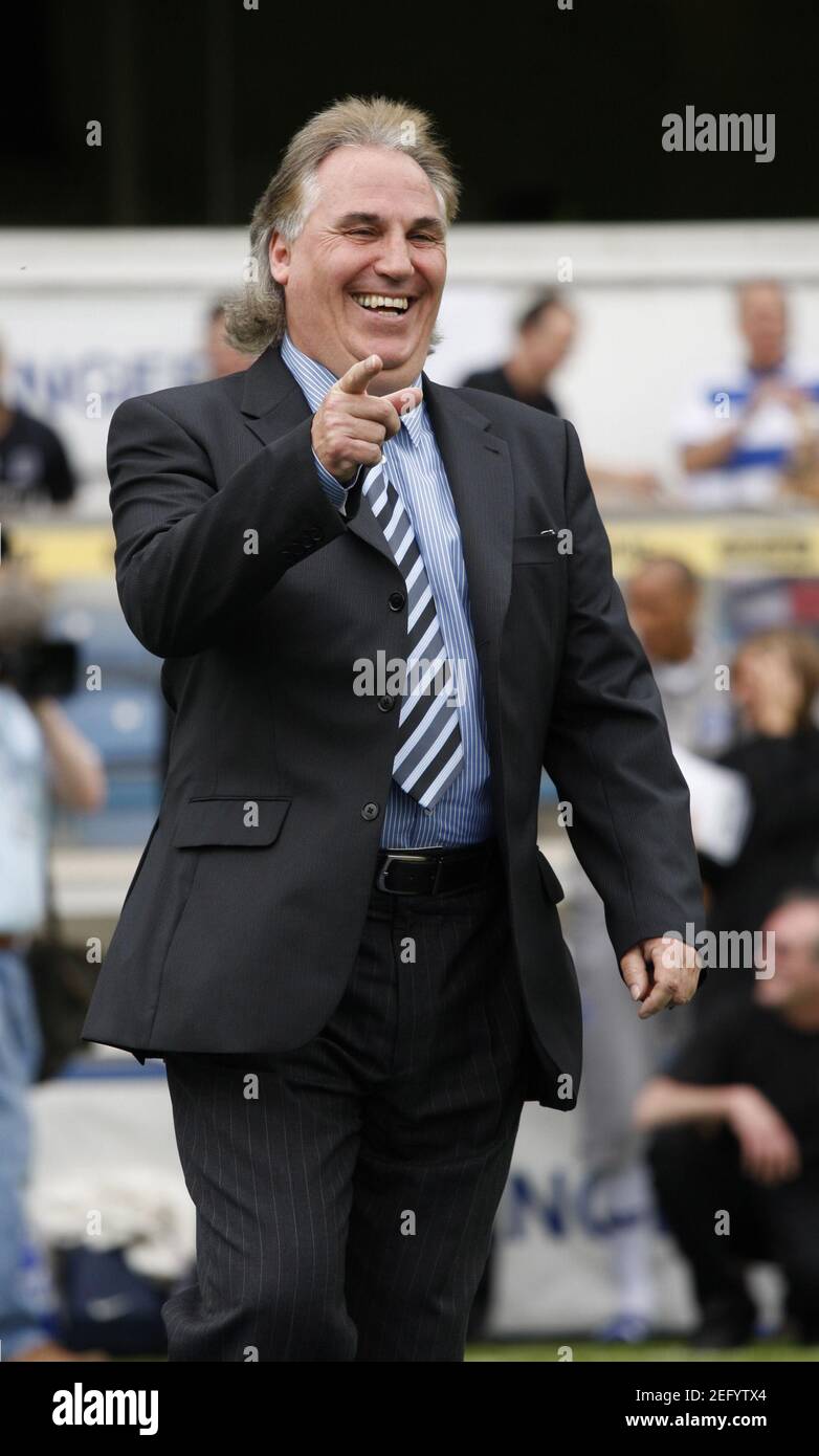 Gerry francis queens manager hi-res stock photography and images - Alamy