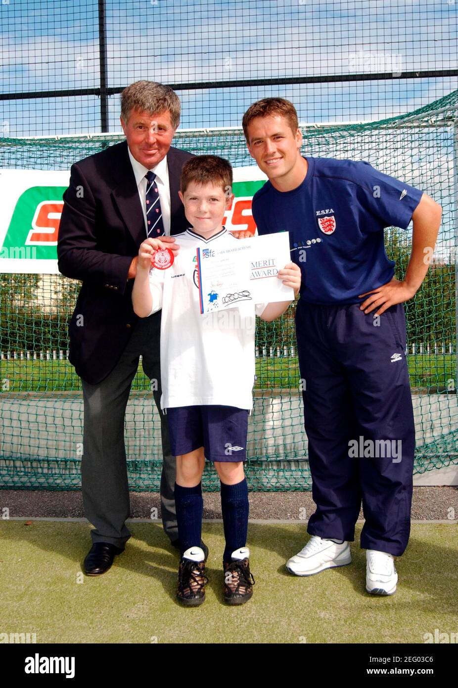 English schools football association hi-res stock photography and ...