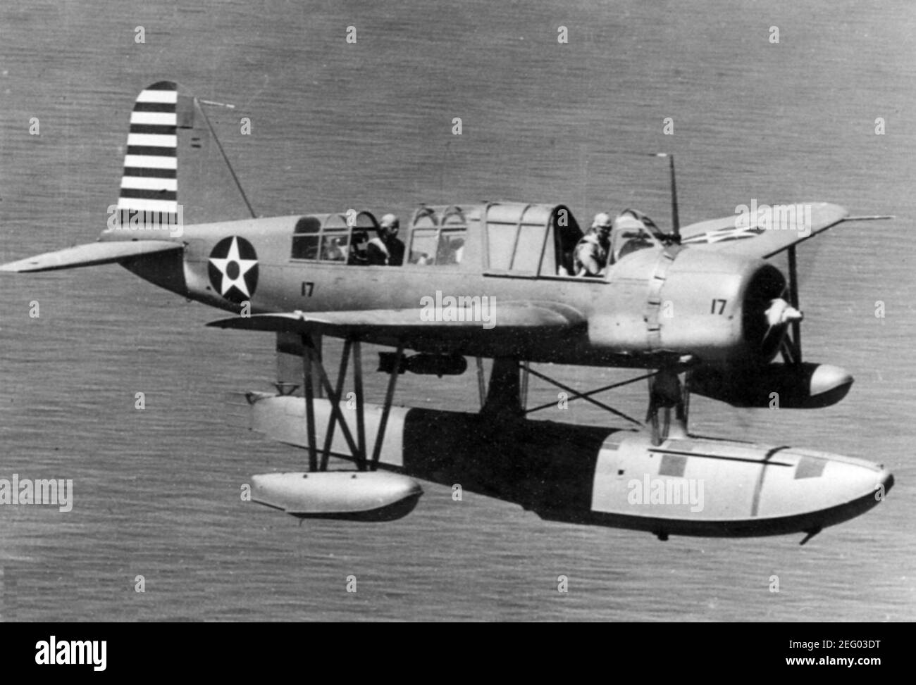 Os2u kingfisher hi-res stock photography and images - Alamy