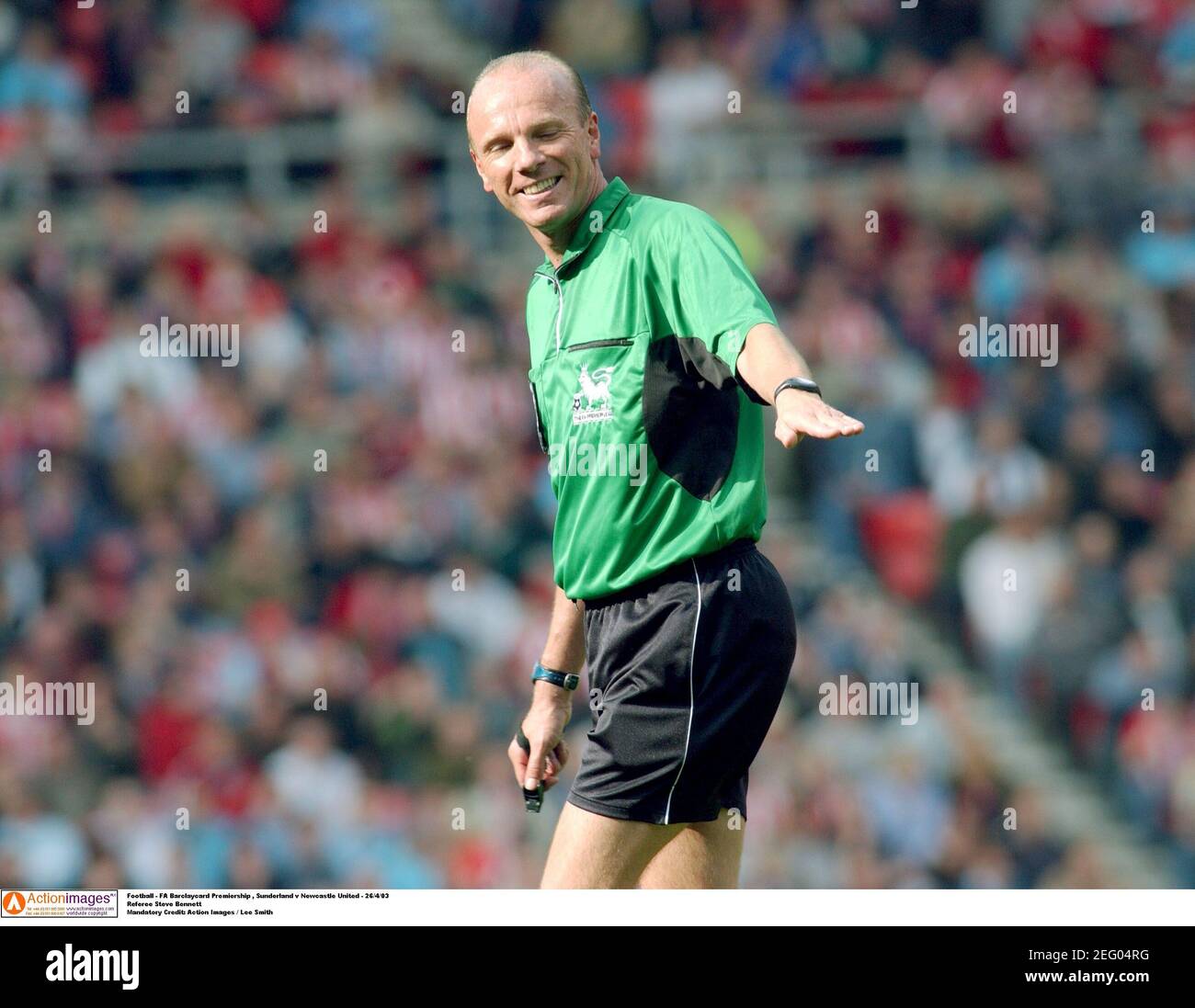 Referee Steve Bennett High Resolution Stock Photography and Images - Alamy
