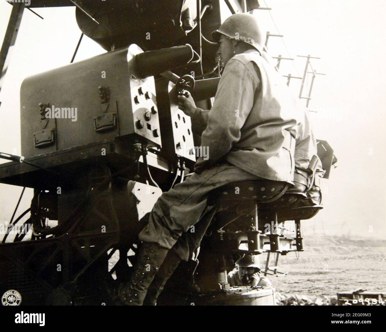 Wwii radar hi-res stock photography and images - Alamy