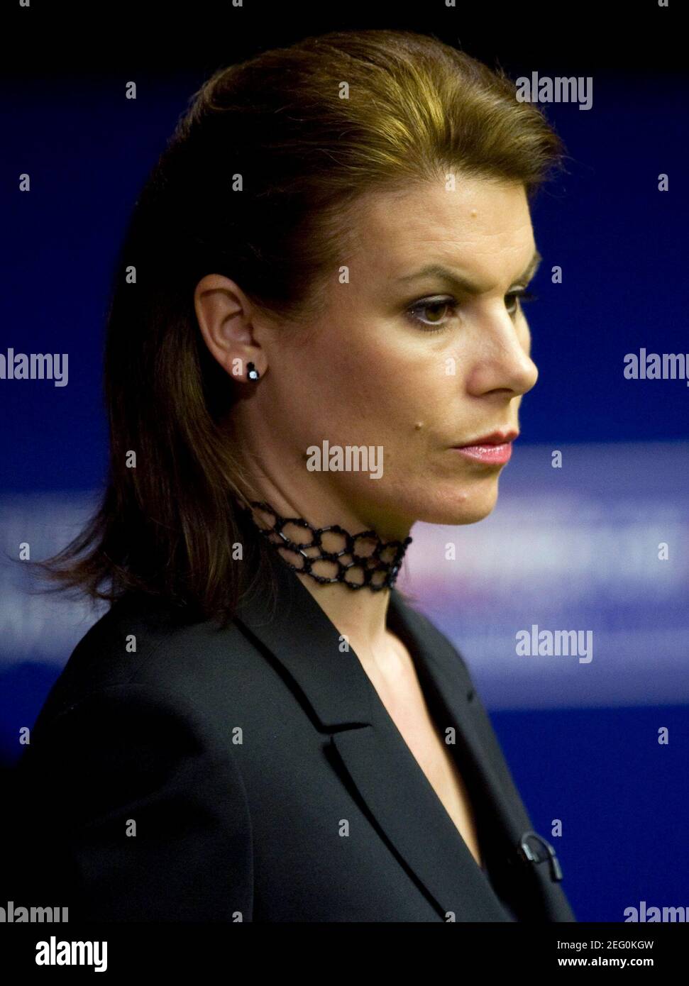 Michaela tabb snooker referee crucible hi-res stock photography and ...