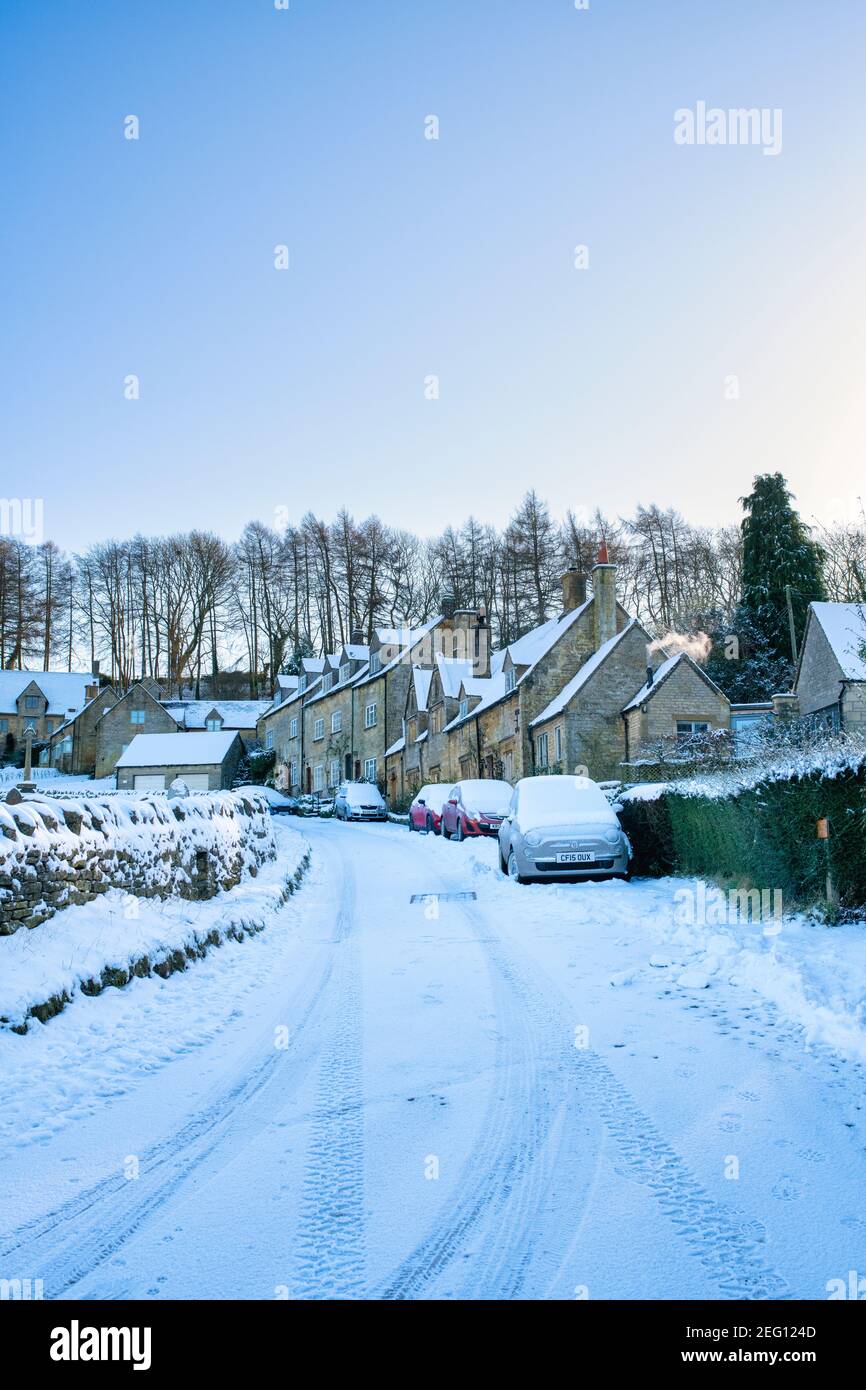 Cotswold stone cottages in the snow in January. Snowshill, Cotswolds ...
