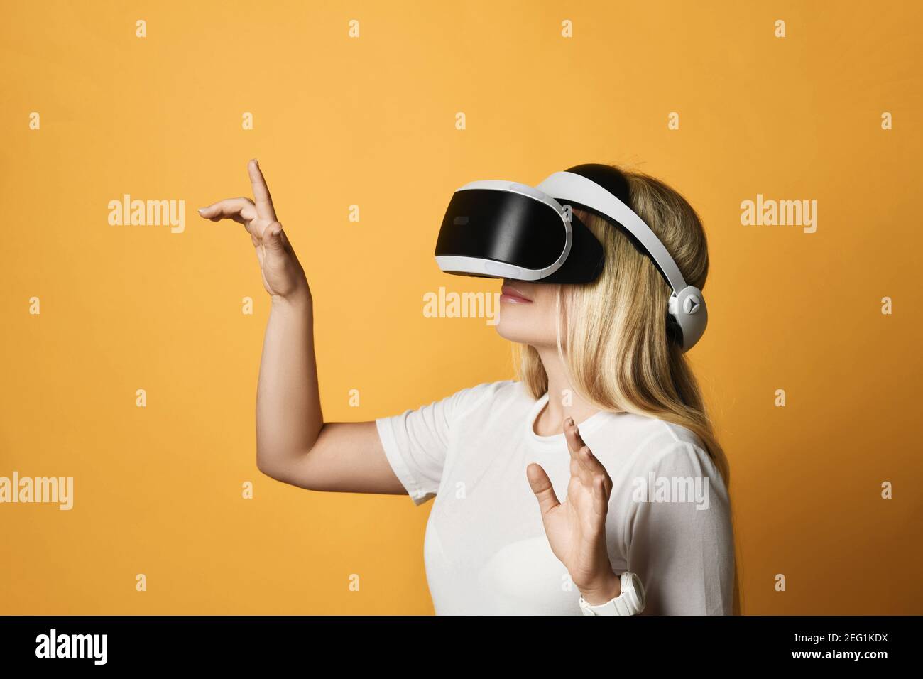 Innovative virtual reality technology hi-res stock photography and ...