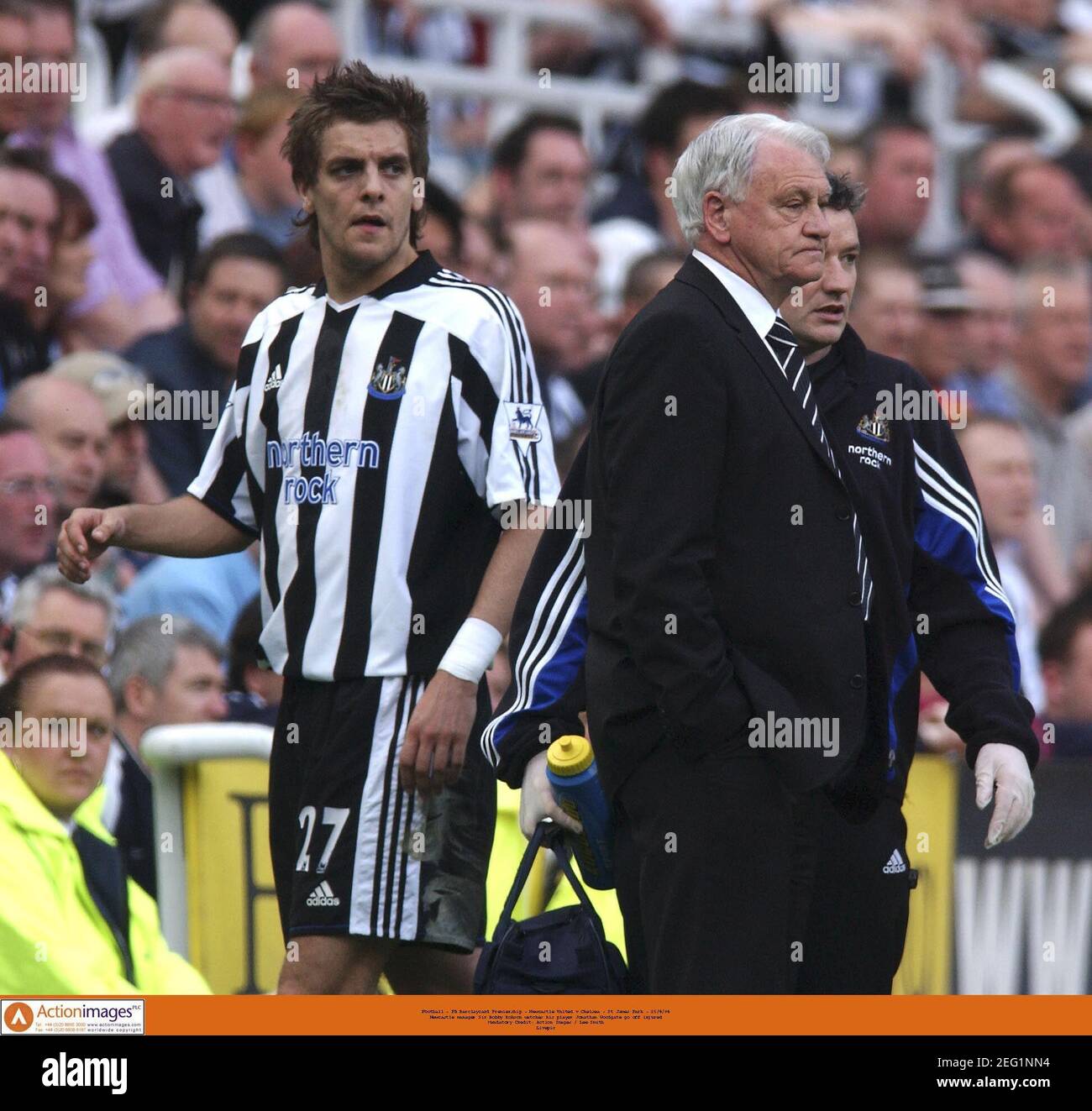 Newcastle united manager bobby robson watches the action hi-res stock ...