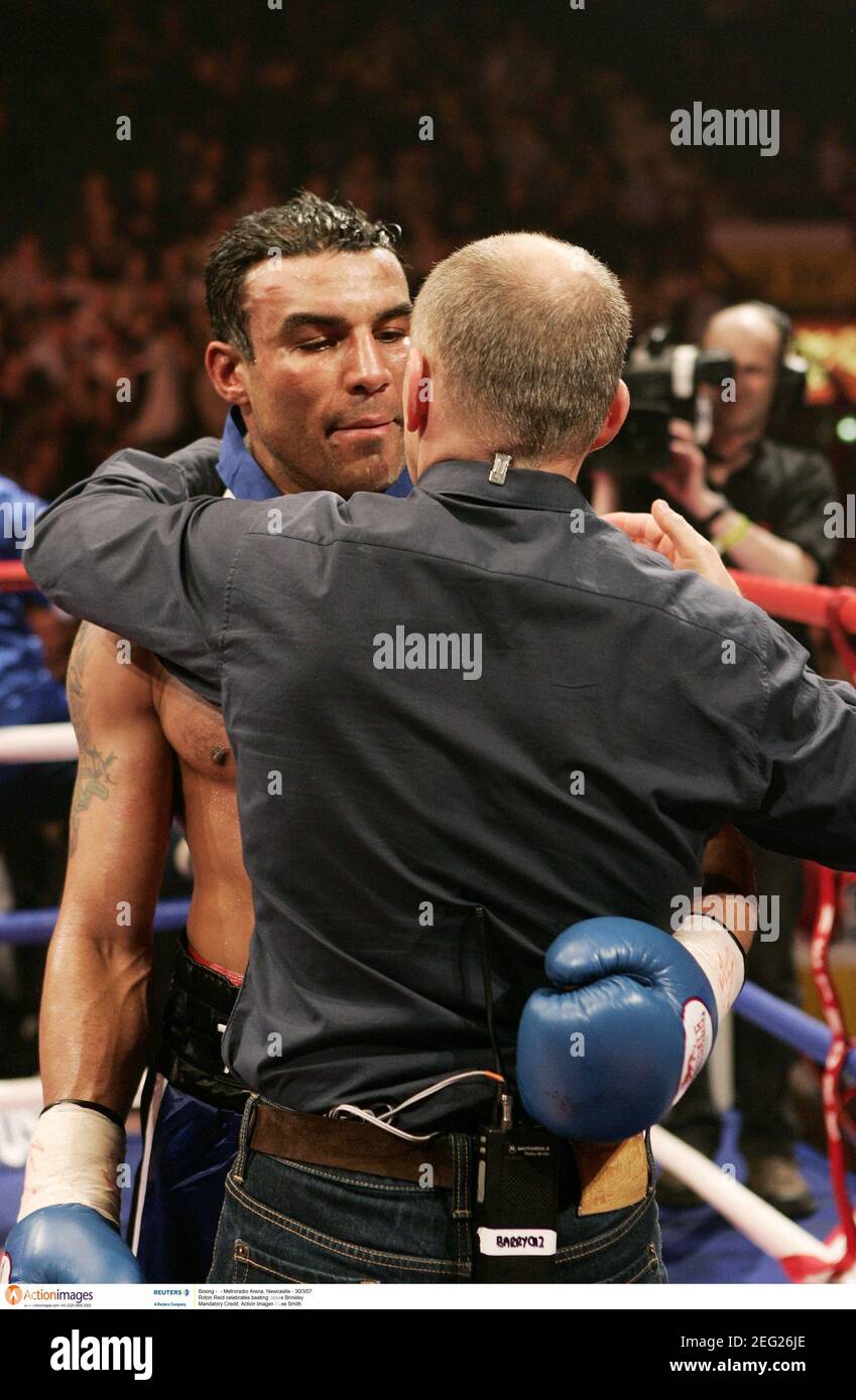 Robin reid celebrates hi-res stock photography and images - Alamy