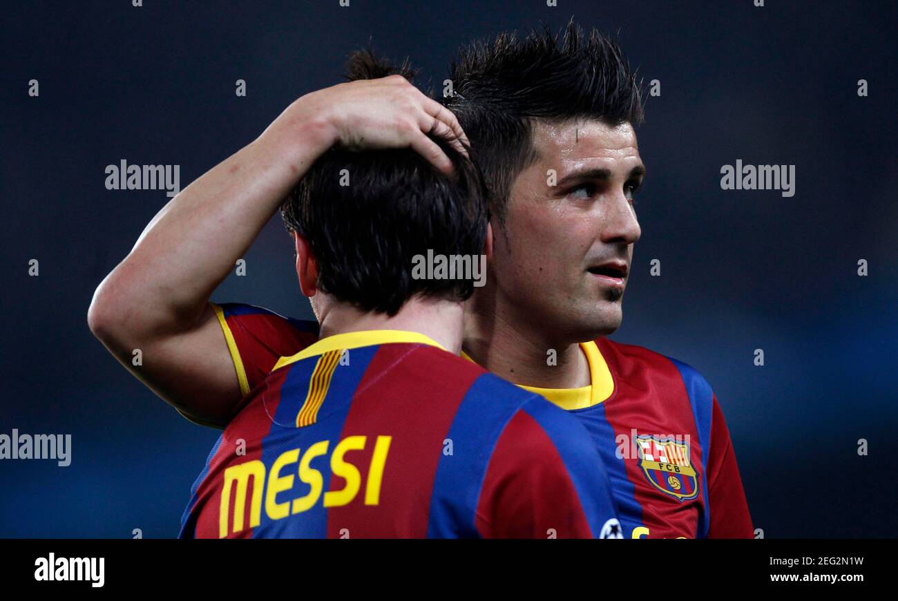 David villa celebrate barcelona hi-res stock photography and images - Alamy