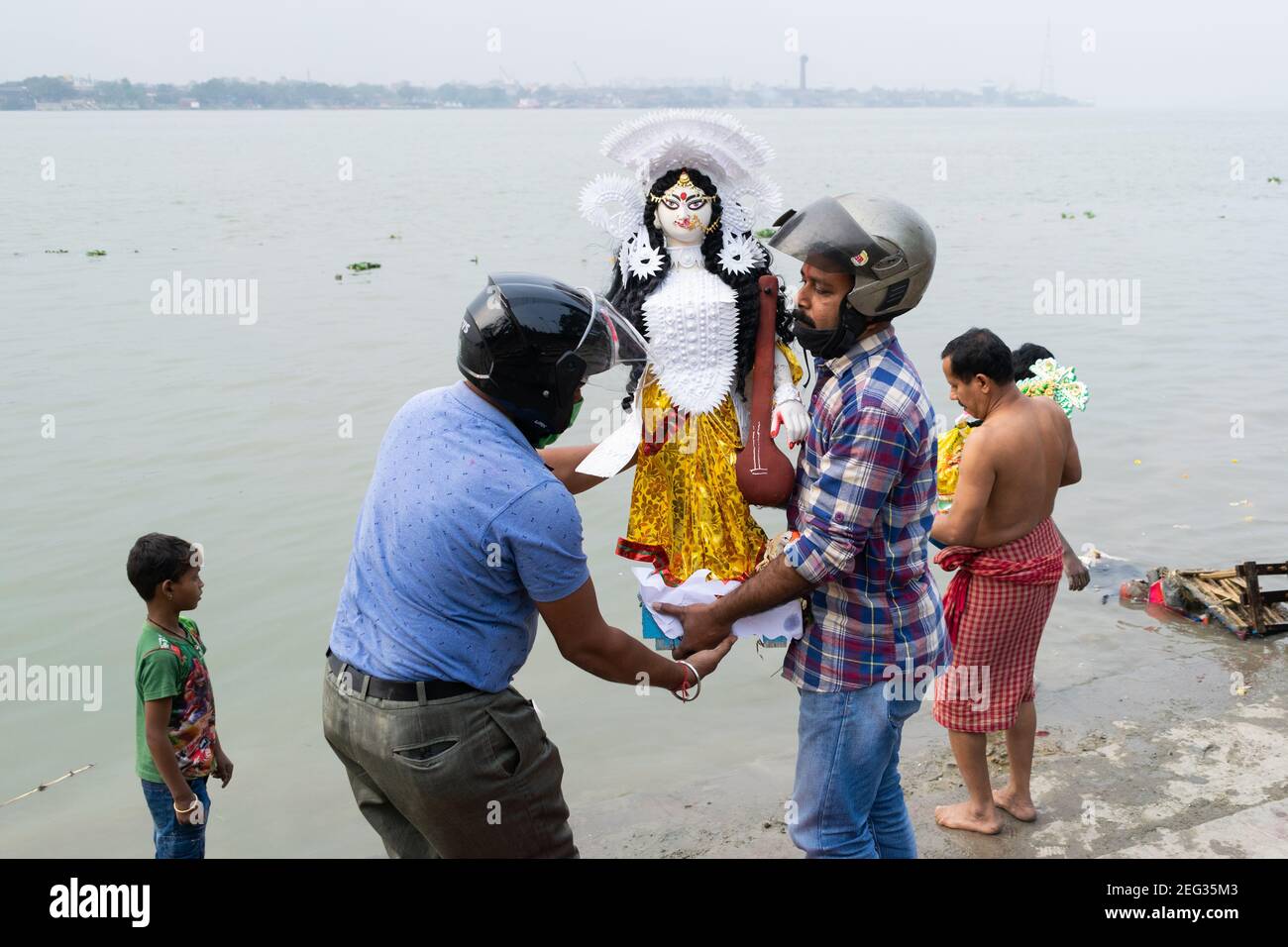Saraswati idol ganges river hi-res stock photography and images - Alamy