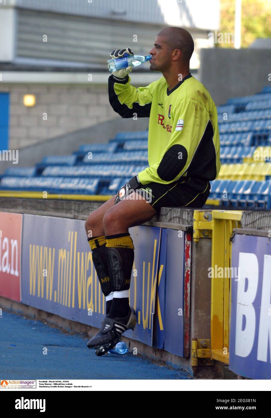 Millwall drink hi-res stock photography and images - Alamy