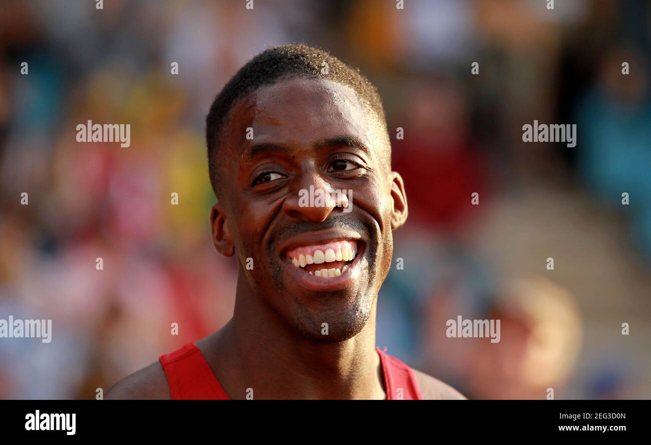 Dwain chambers celebrates after winning the mens 100m final hi-res ...