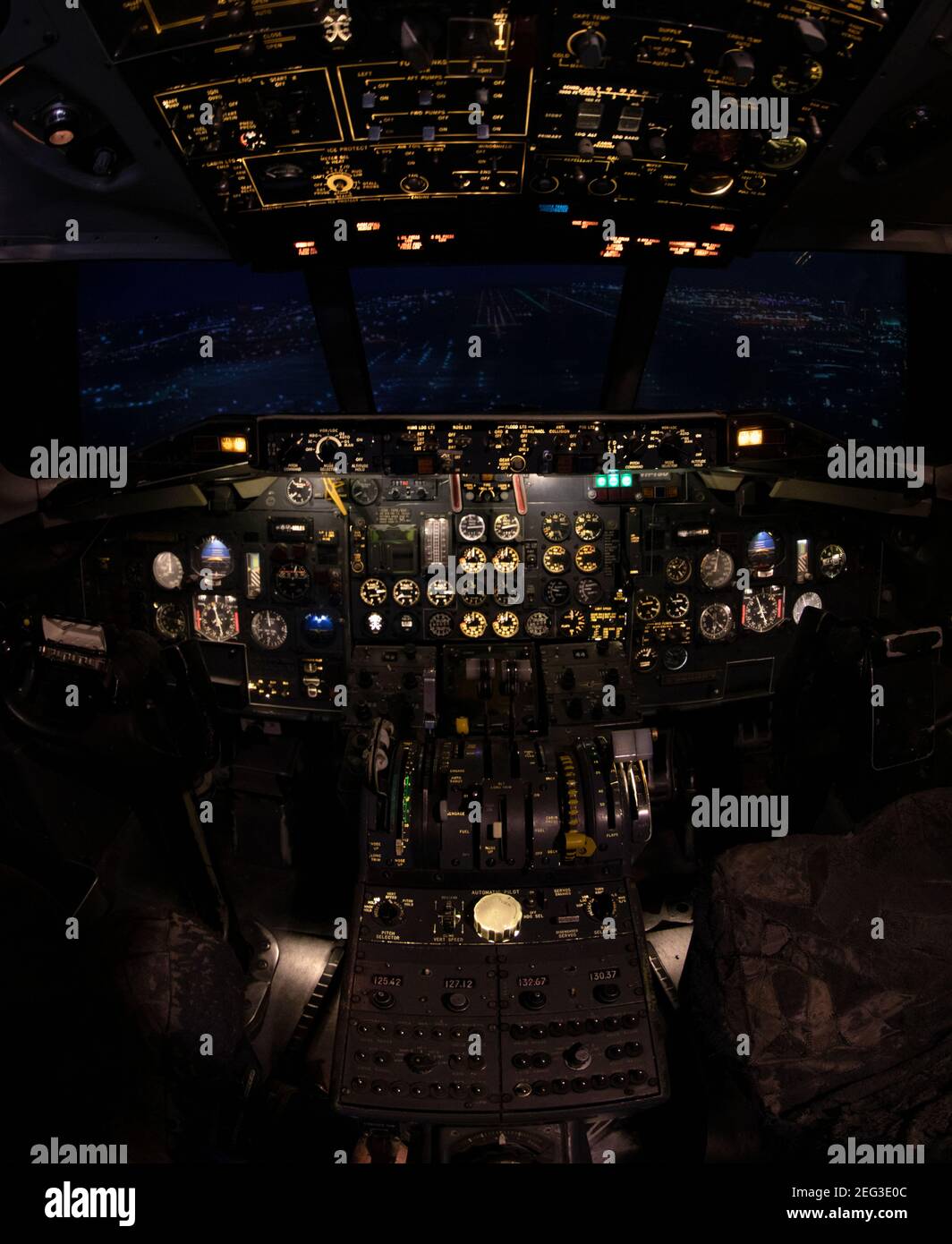 Aircraft Interior Lights High Resolution Stock Photography and Images ...