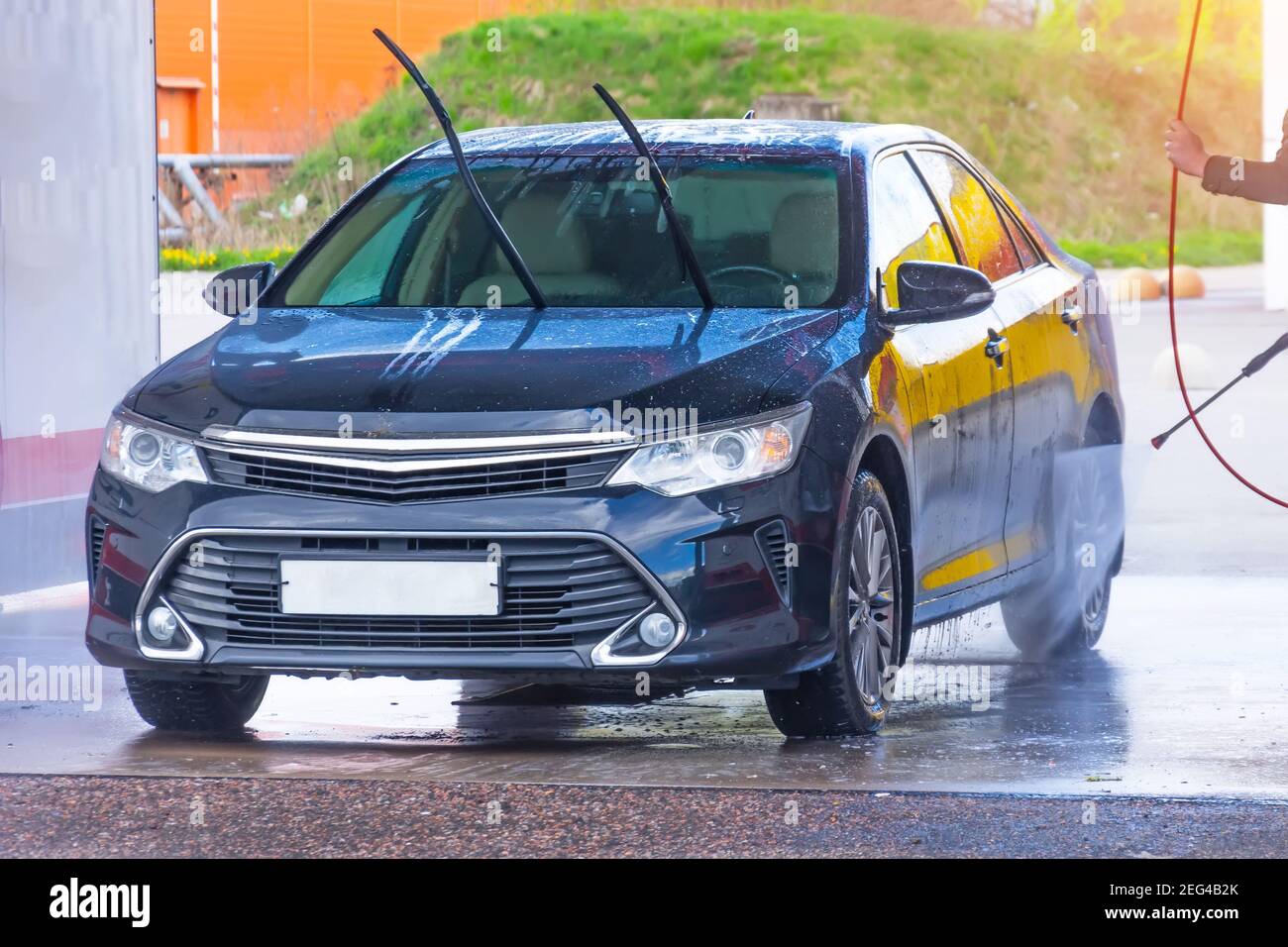 Washing car with using a high compression pressure water jet. Self ...