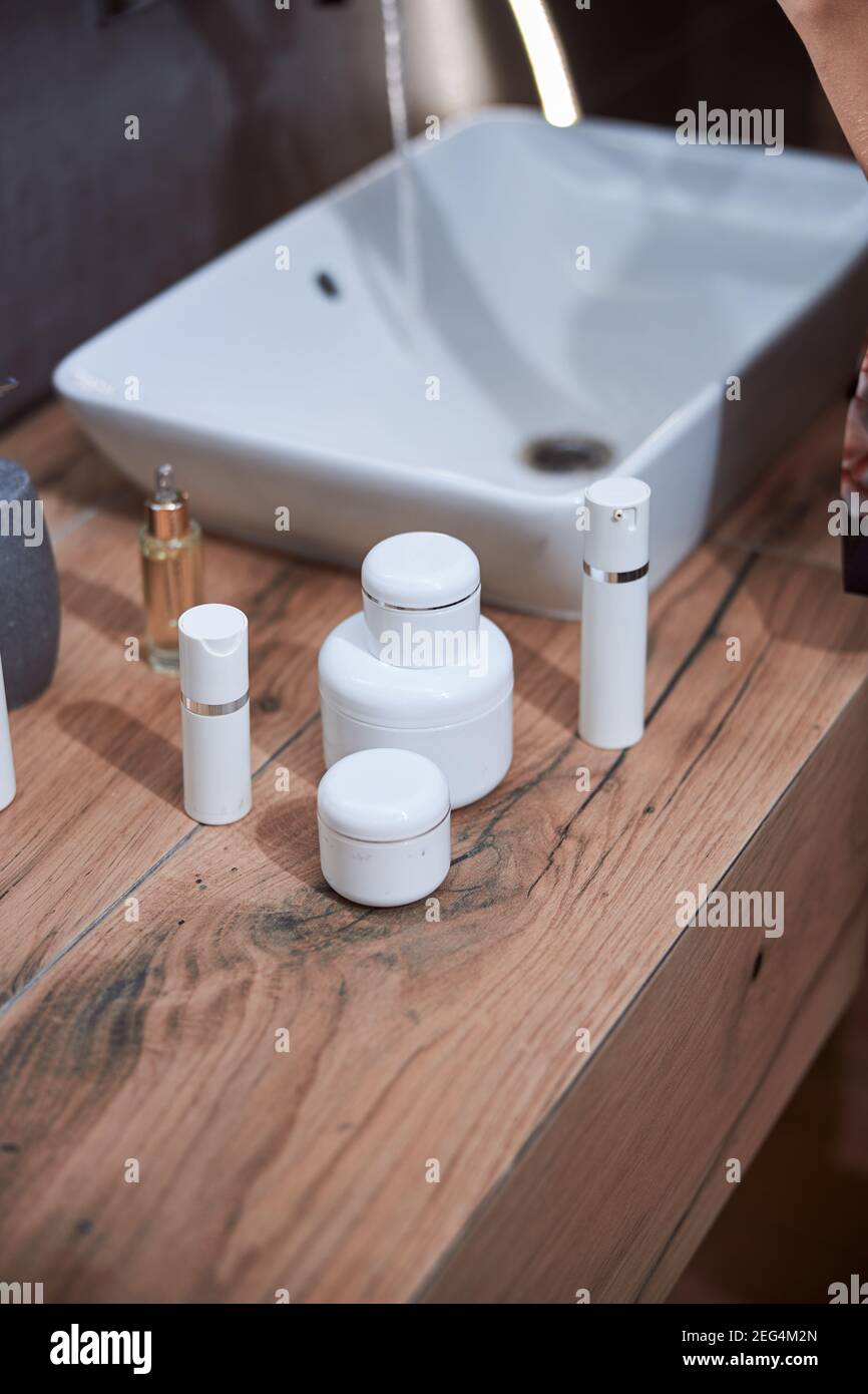 Table top basin hi-res stock photography and images - Alamy