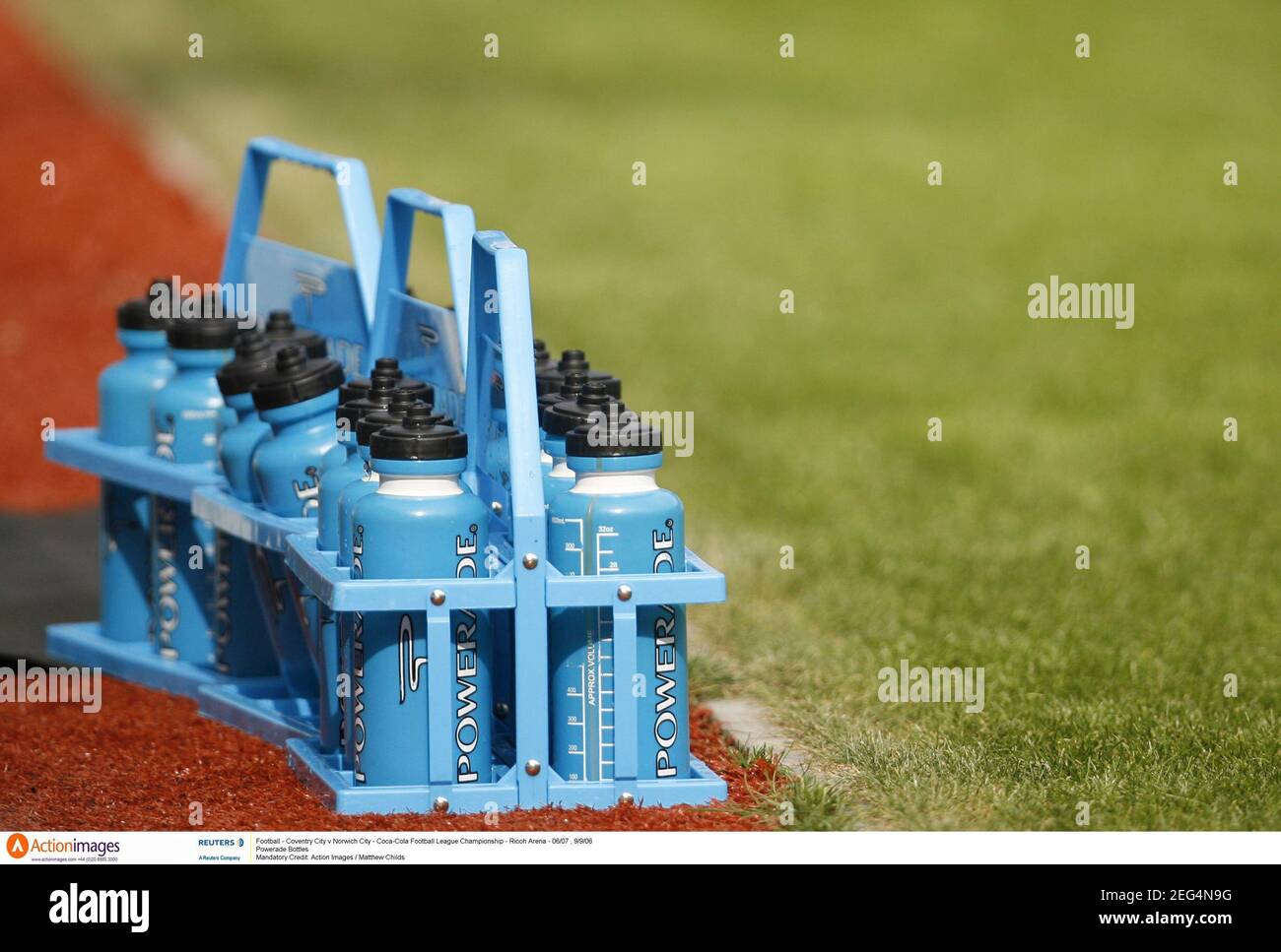 Powerade bottles hi-res stock photography and images - Alamy