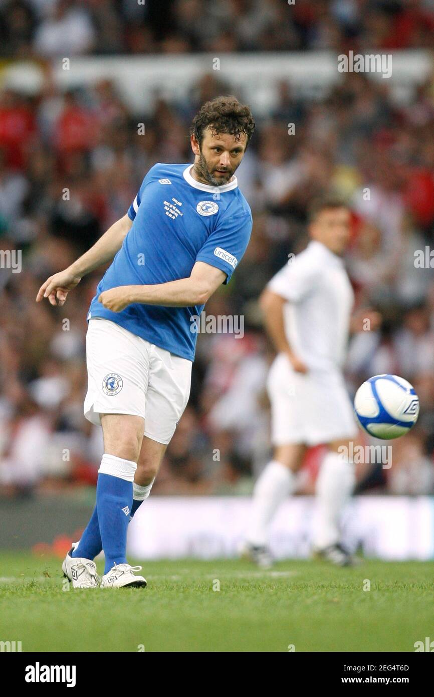 Michael sheen football hi-res stock photography and images - Alamy