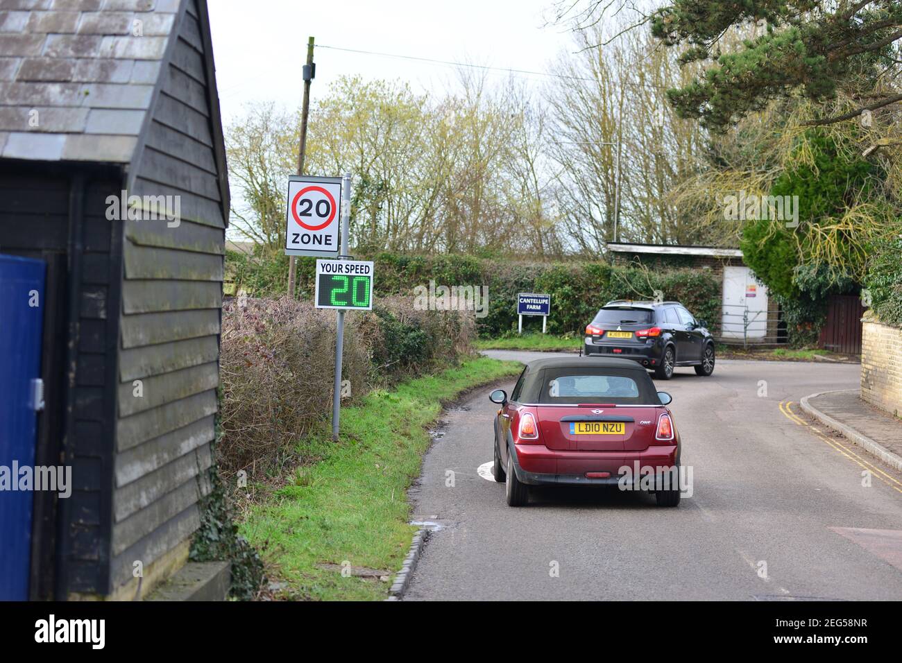 Flashing speed limit sign hi-res stock photography and images - Alamy