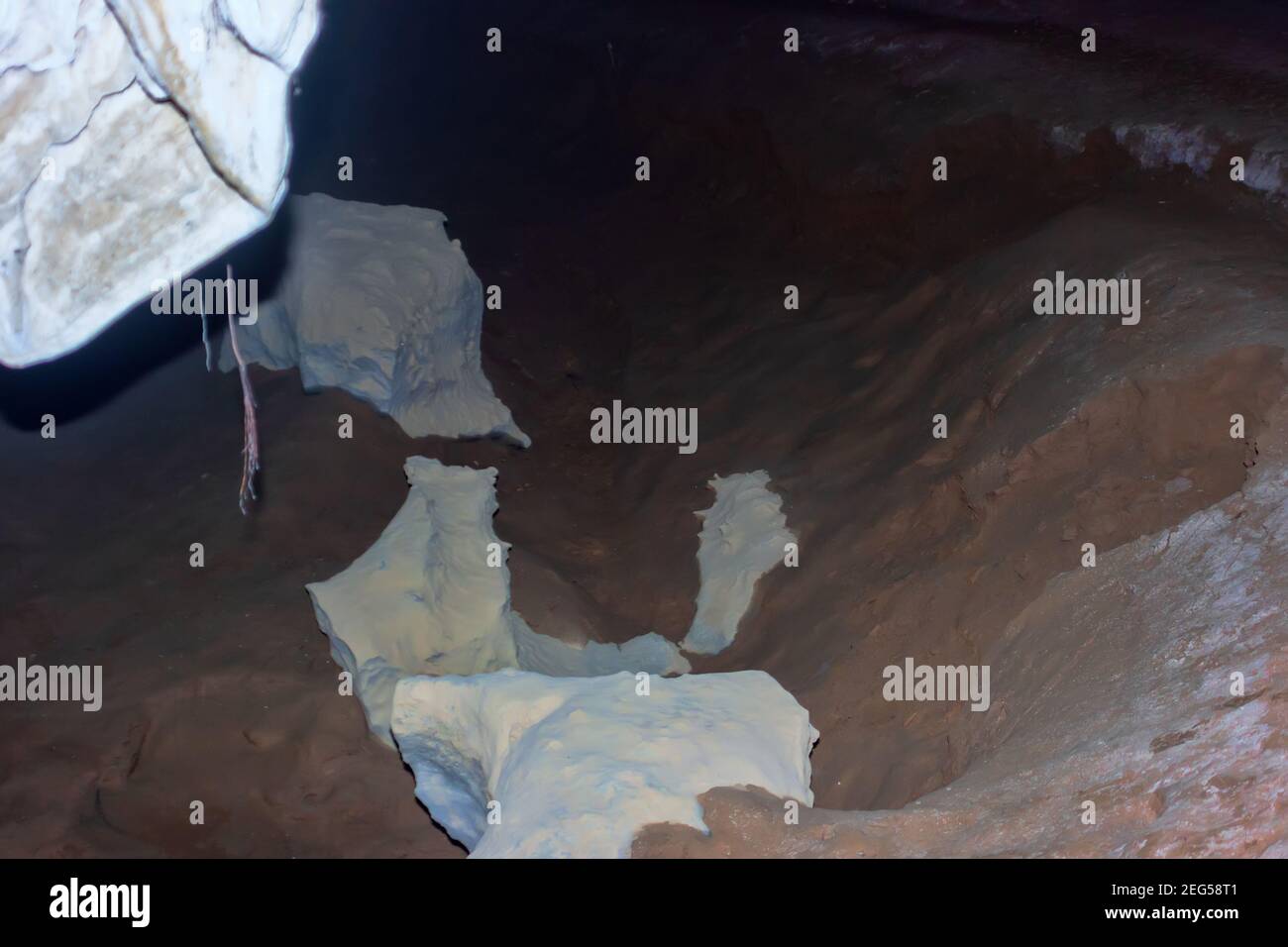 Cave washed in rock, chute. There is delve with access to day surface ...