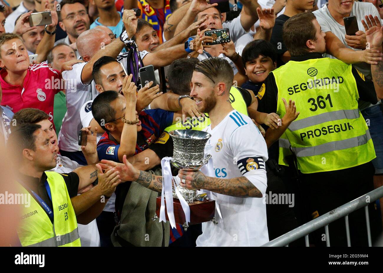 Sergio ramos spanish super cup trophy hi-res stock photography and ...