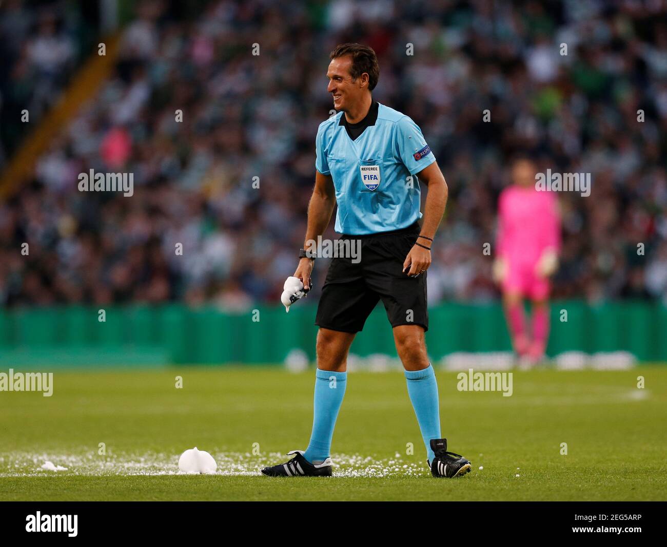 Foam football spray hi-res stock photography and images - Alamy