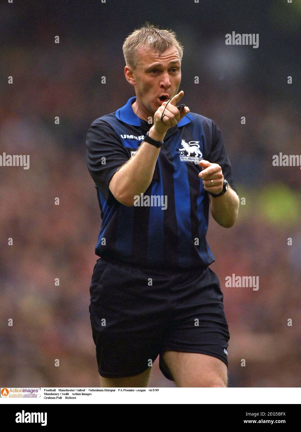 Graham poll premier league referee hi-res stock photography and images ...