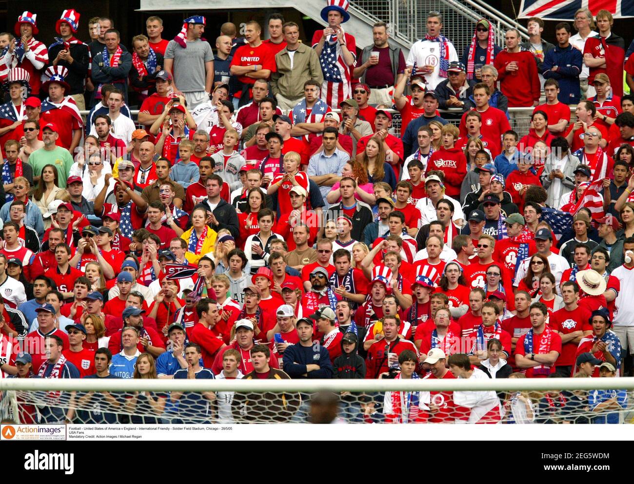Soldier field stadium fans hi-res stock photography and images - Alamy