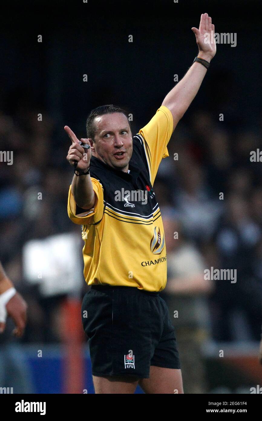 Rfu referee hi-res stock photography and images - Alamy