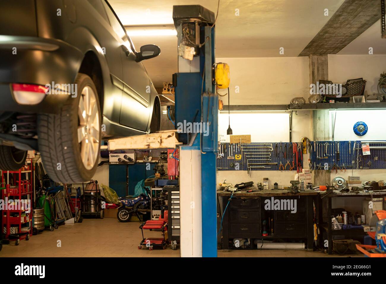 Interior of a Garage shop Stock Photo - Alamy