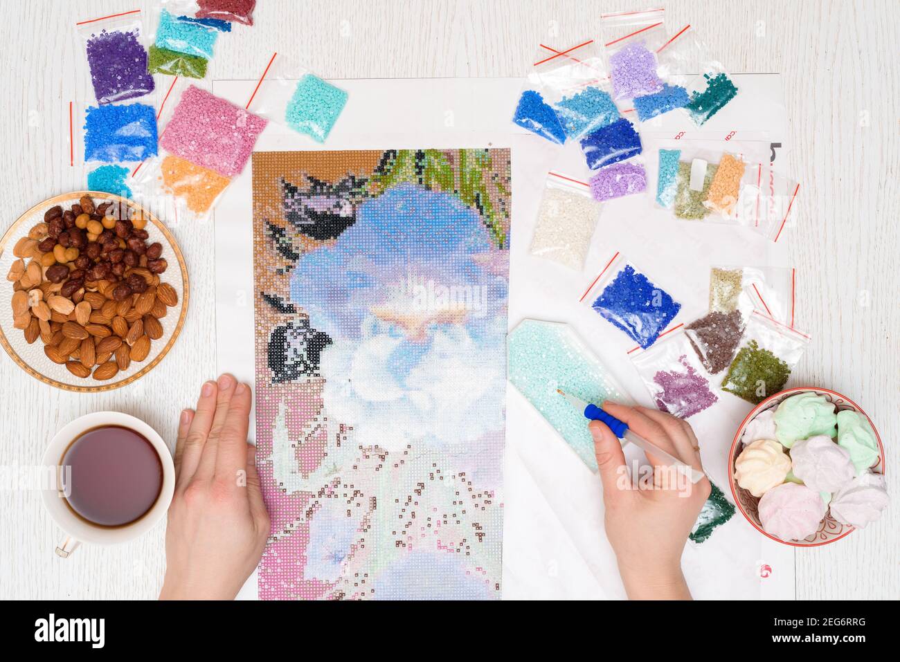 home hobby to draw a picture of rhinestones, multicolored diamond ...