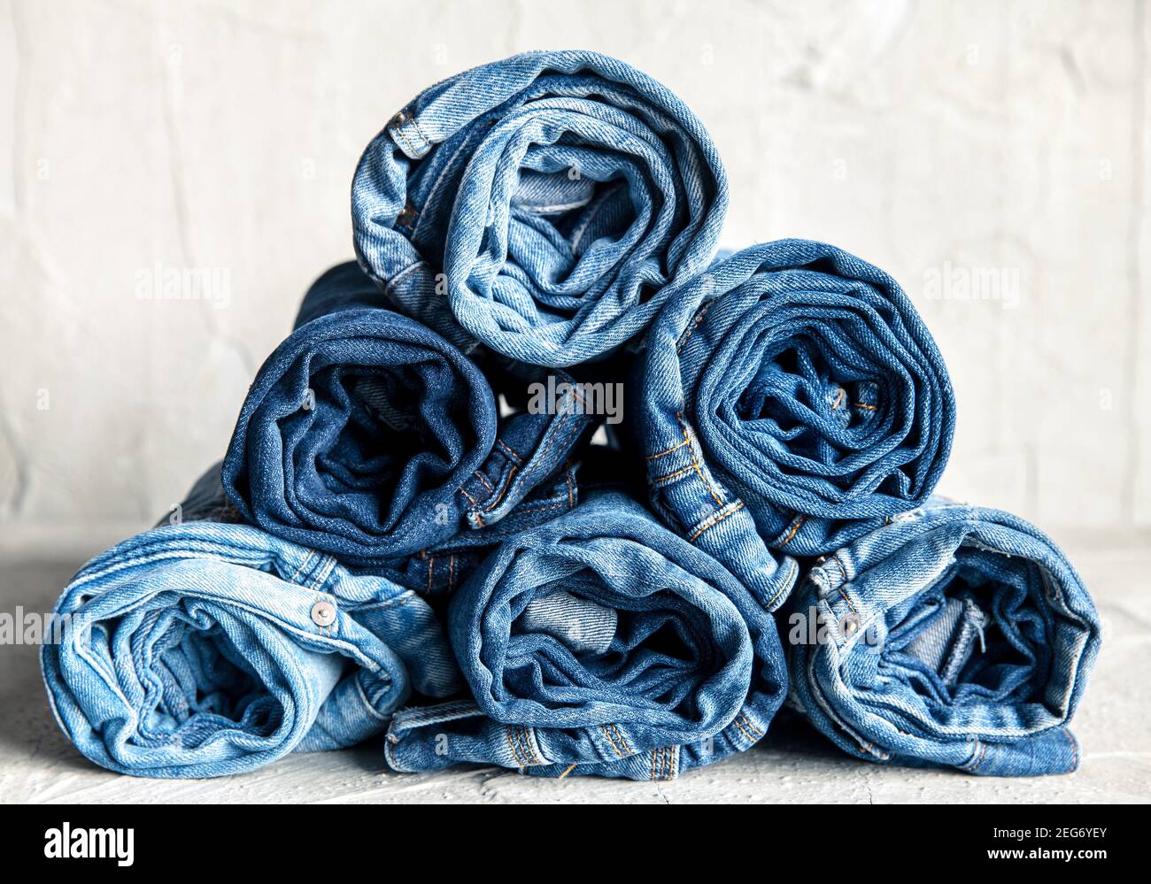 Denim fabric roll hi-res stock photography and images - Alamy
