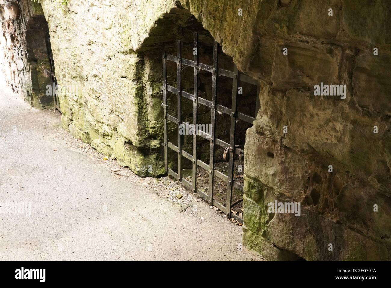 14th century town defences hi-res stock photography and images - Alamy