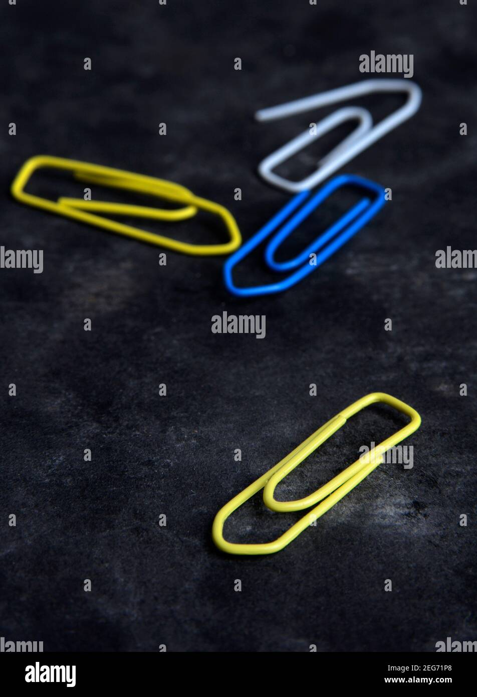 Pile of paperclips hi-res stock photography and images - Alamy