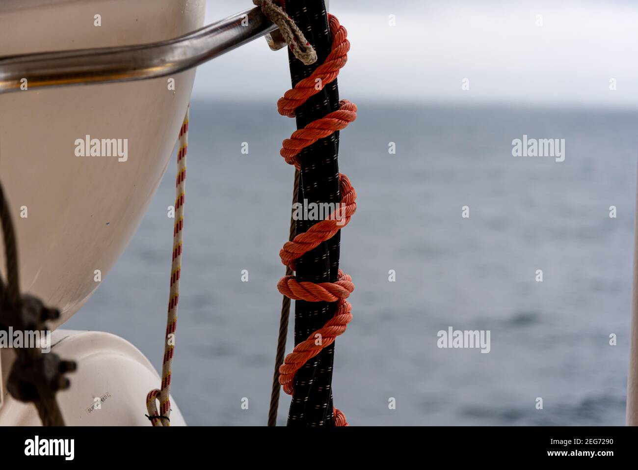 Maritime knot hi-res stock photography and images - Alamy