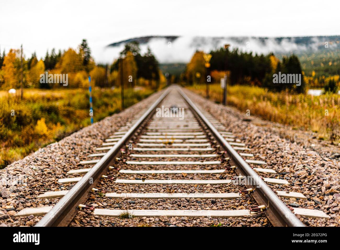 Long straight railroad hi-res stock photography and images - Alamy