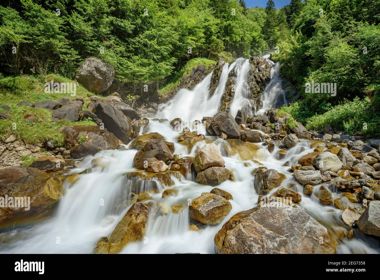 Lotour Waterfall and river in Cauterets in summer (Cauterets, Pyrenees ...