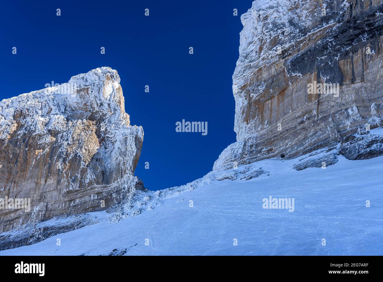 Roland's Breach after a snowfall (Pyrenees National Park, Gavarnie ...
