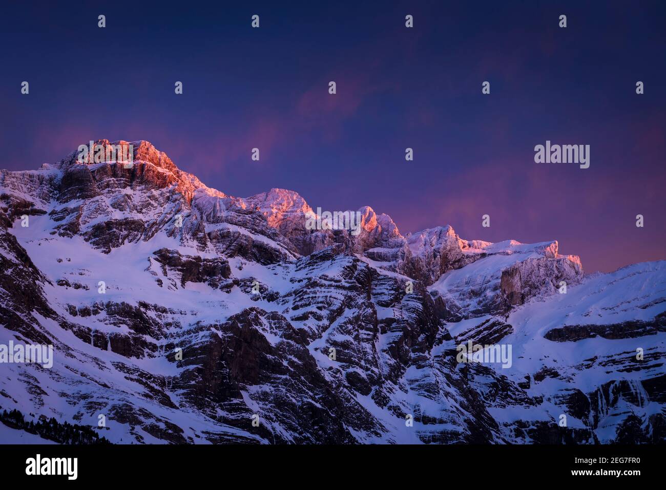 Sunset in Cirque de Gavarnie and the Marboré summit (Midi-Pyrénées ...