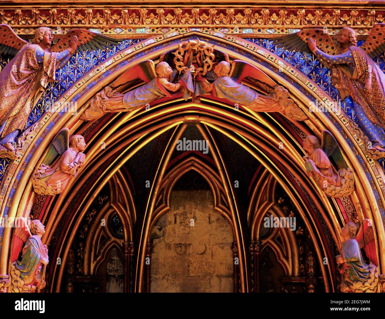 Altar canopy hi-res stock photography and images - Alamy
