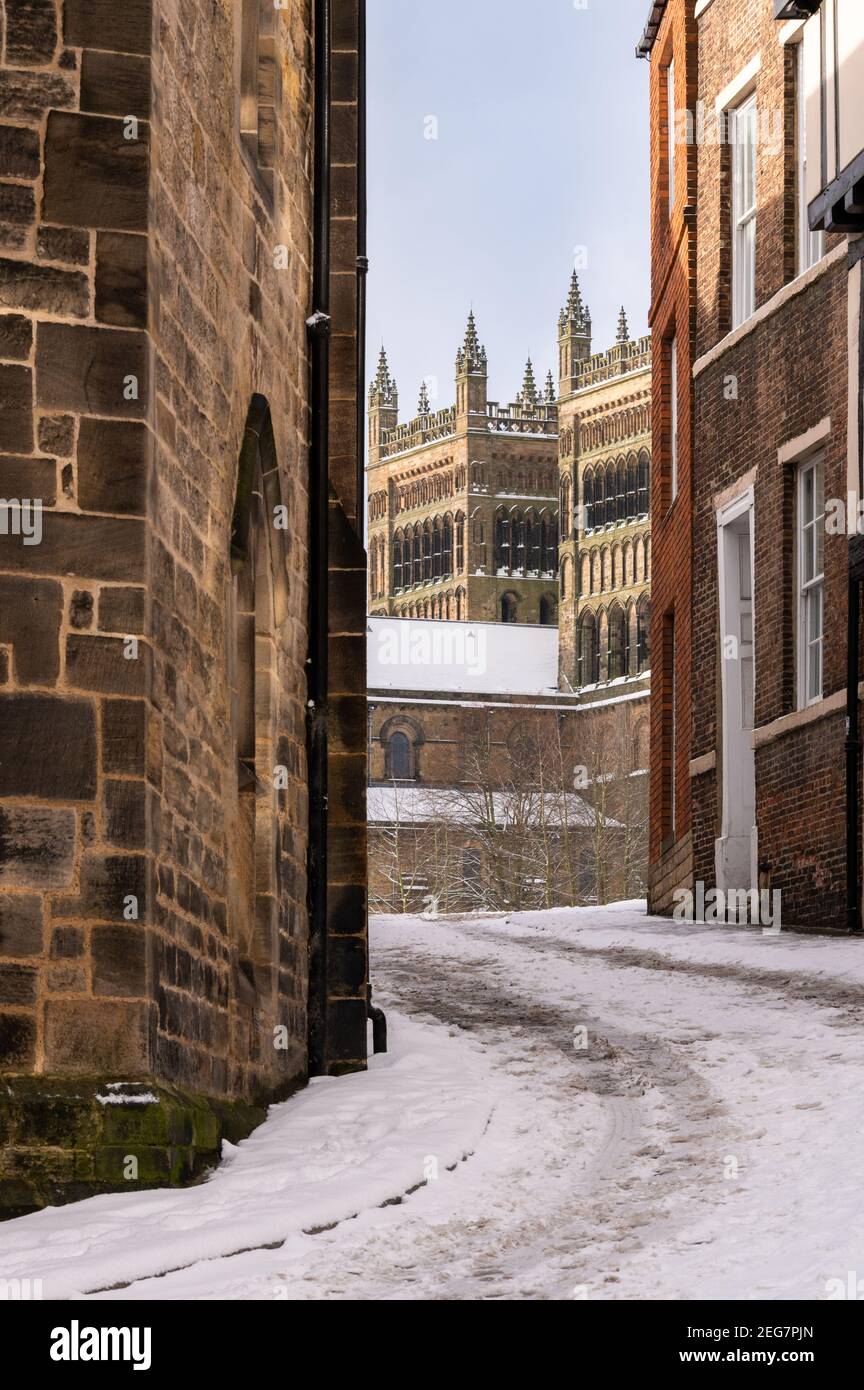 Durham cathedral snow winter hi-res stock photography and images - Alamy