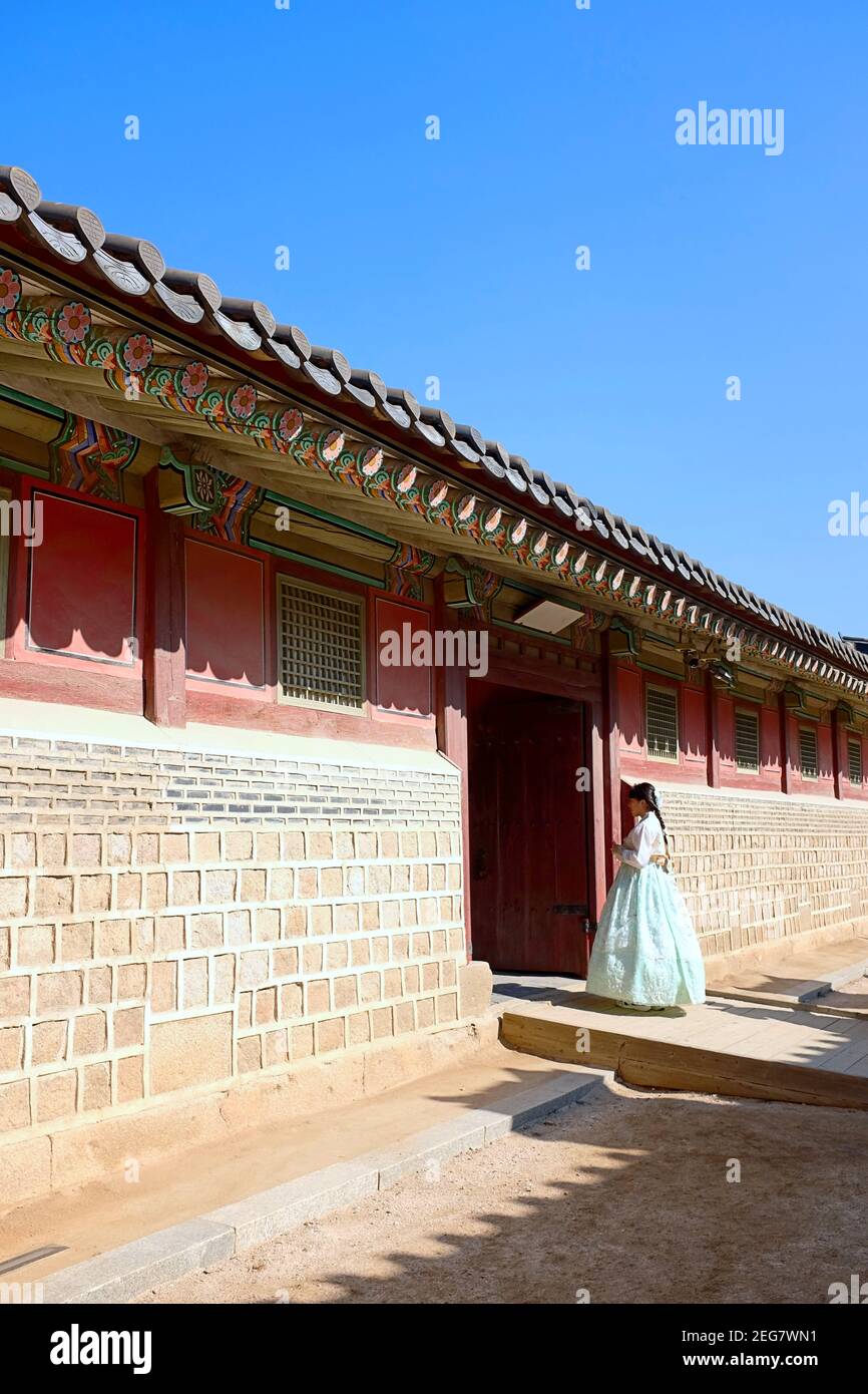 Seoul, south Korea - November 03, 2018 : Korean girl dressed in ...